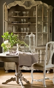 Romantic Dining Rooms - A collection to help inspire your own design!