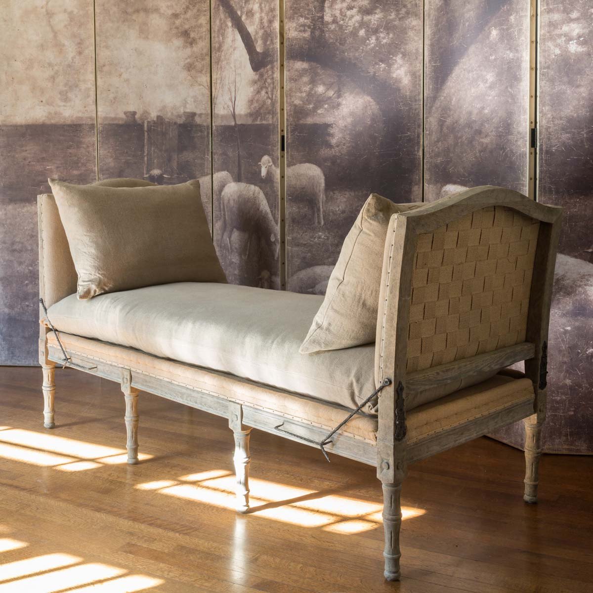 15+ Stunning French Style Benches - Tidbits&Twine