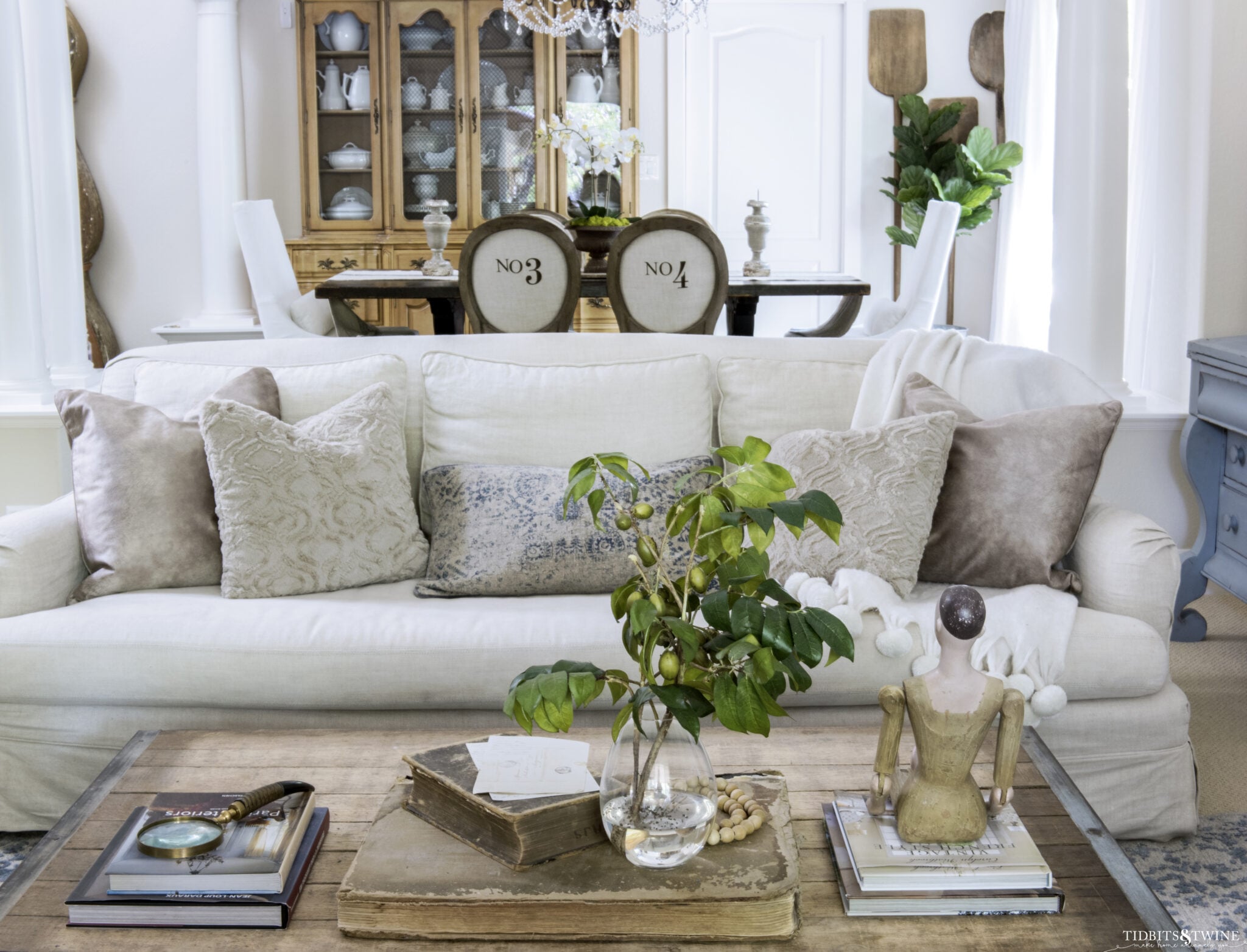How to Create a Collected Look Without Clutter