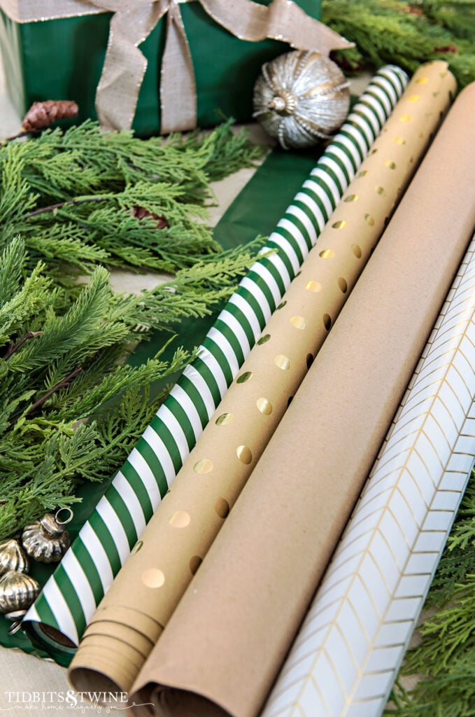 Easy & Elegant Christmas Wrapping Ideas - Tidbits&Twine