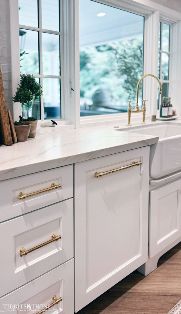 An Easy Cabinet Hardware Placement Guide - Tidbits&Twine