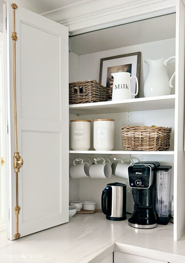 10 Clever Kitchen Cabinet Storage ideas - Tidbits&Twine