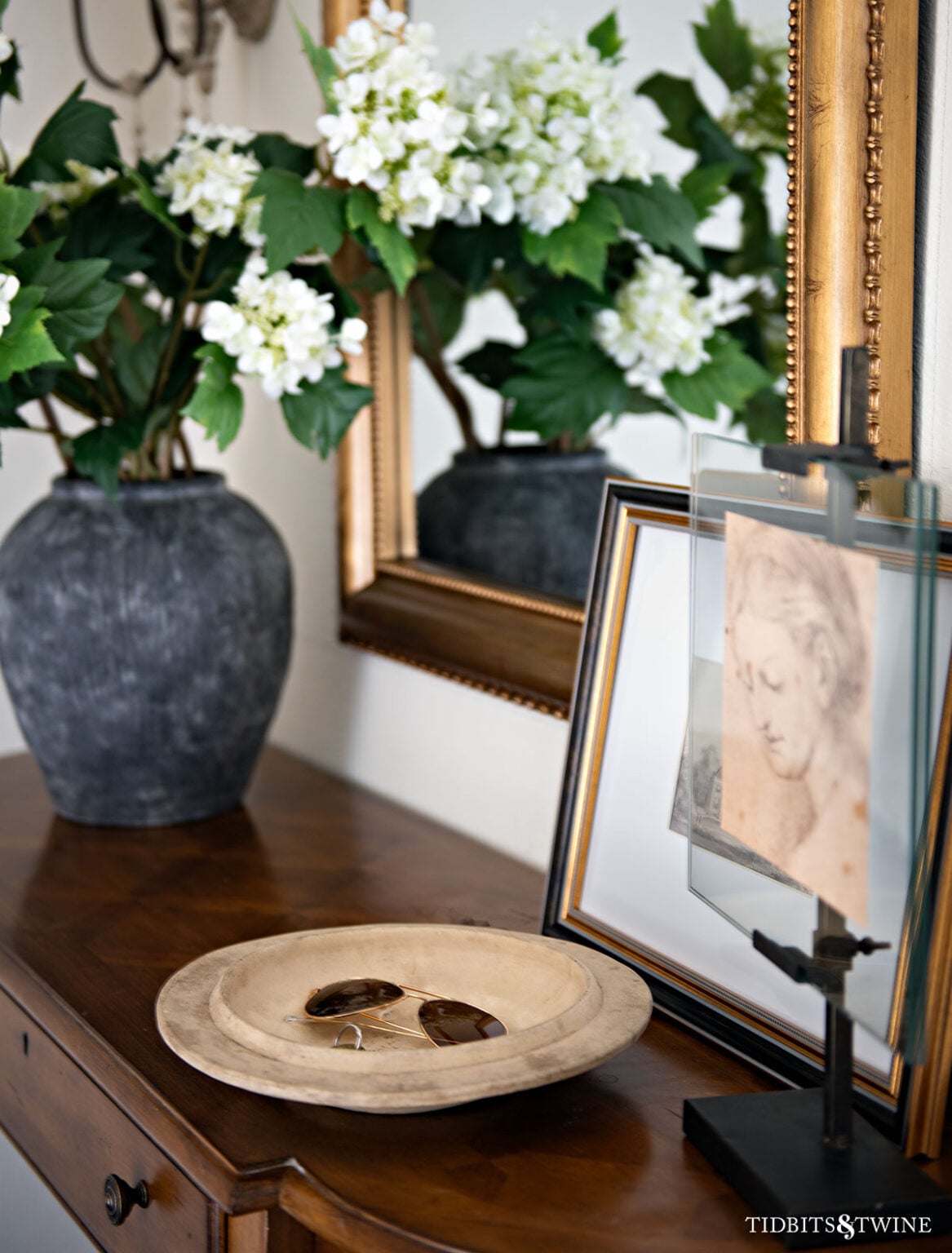 How to Style a Vignette (What to Use & How to Arrange It)